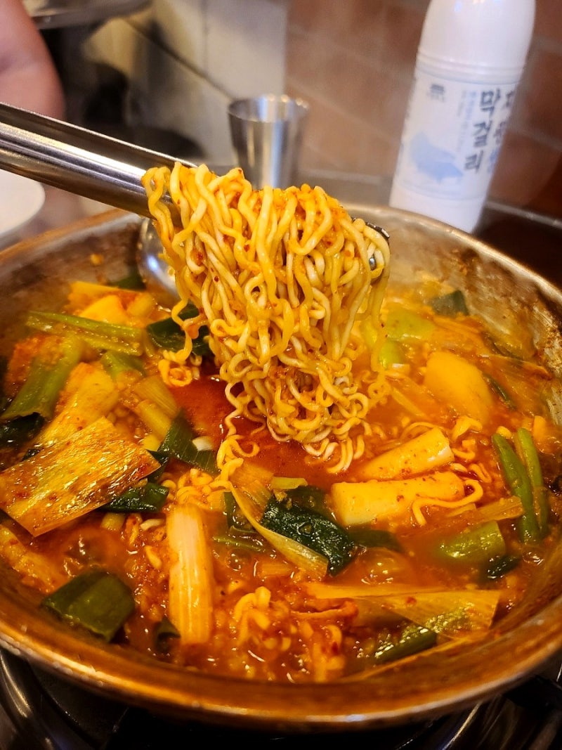 발산역양천향교역 60년전통 체인점 마곡 얼큰한 마늘 닭볶음탕 직장인 점심 저녁 안주 맛집 종로 계림닭도리탕원조 발산점