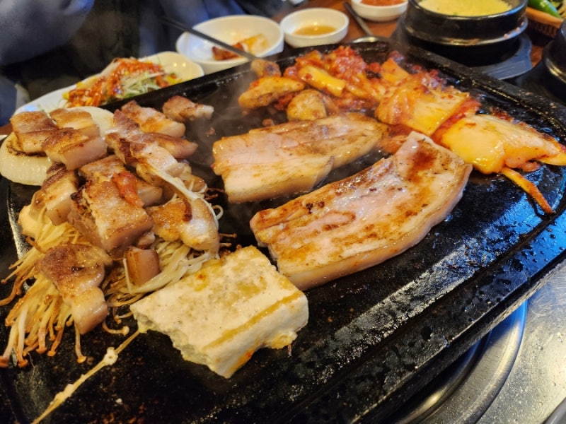 고양시 화정 맛집 옛 직장동료와 반가운 만남 오래된 돌판삼겹살 찐 맛집 제주똥돼지 네이버 블로그