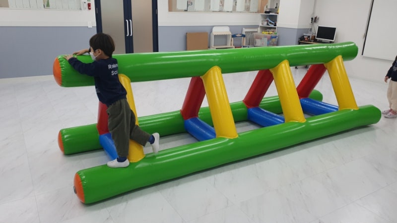 🌈 꼬마토리 유아체육 에어삼각사다리 체육수업 삼각에어사다리 체육수업 부천유아체육 인천유아체육 김포유아체육 시흥유아체육 서울유아체육 어린이집체육수업유치원체육