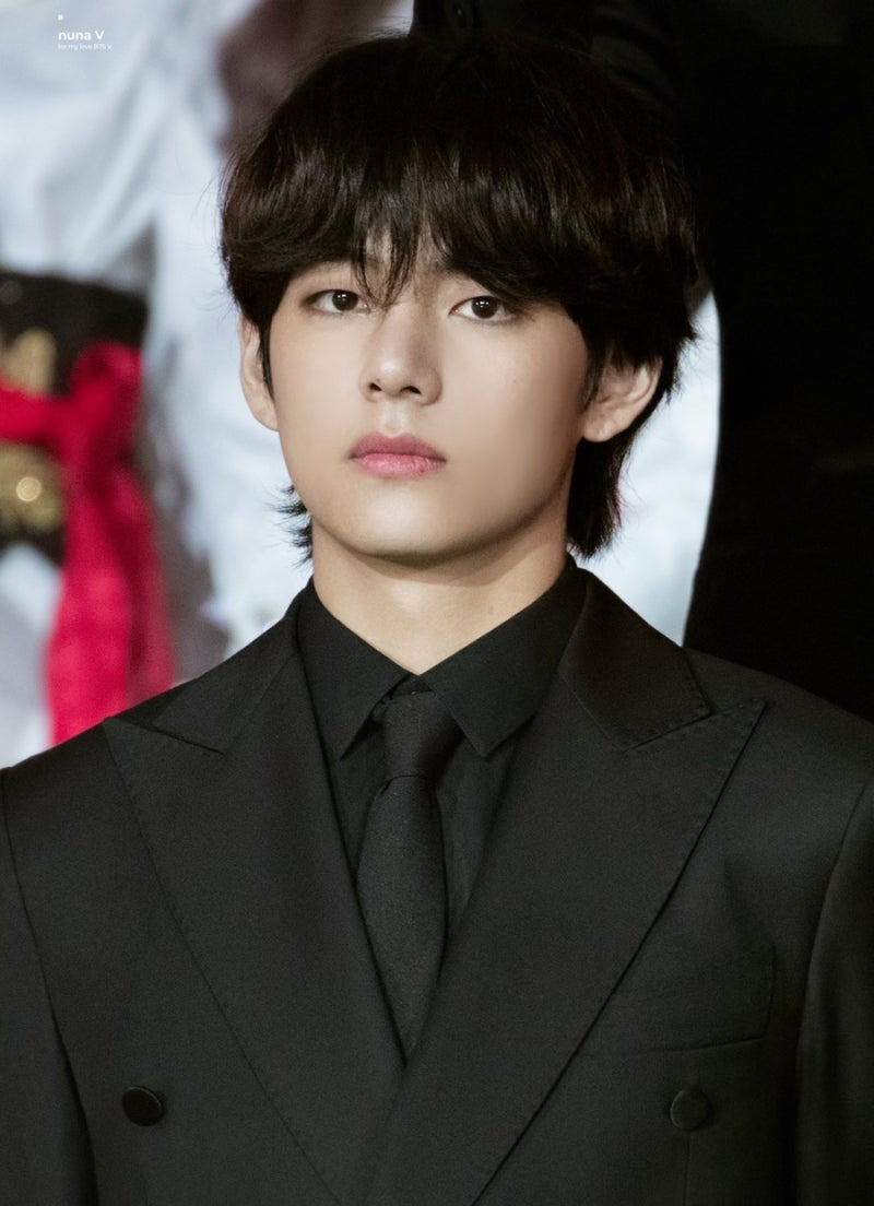 BTS V’s Christmas Tree achieves a NEW #1 topping iTunes song chart in ...