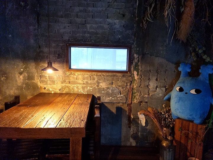 용산 도토리카페 용리단길 삼각지 카페 핫플 용산 핫플레이스 도토리 주차 도토리빵 그릭요거트 브런치 베이커리 카페 용산가볼만한곳