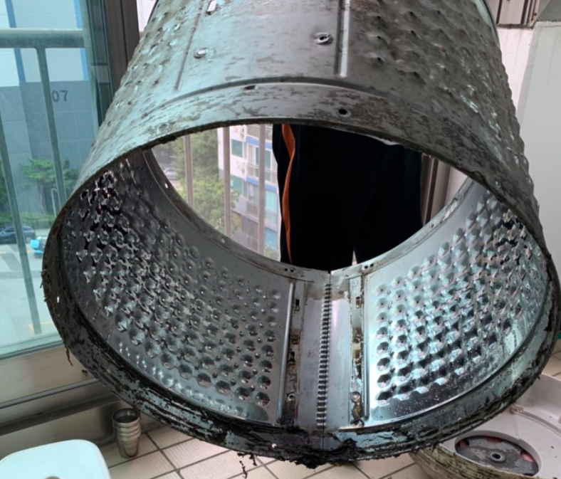 세탁기 이물질 찌꺼기 원인 제거 방법 공유 내돈내산 네이버 블로그