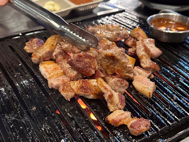 아산 탕정맛집 연탄집연탄에 구워주는 삼겹살 추천지중해 마을맛집 네이버 블로그