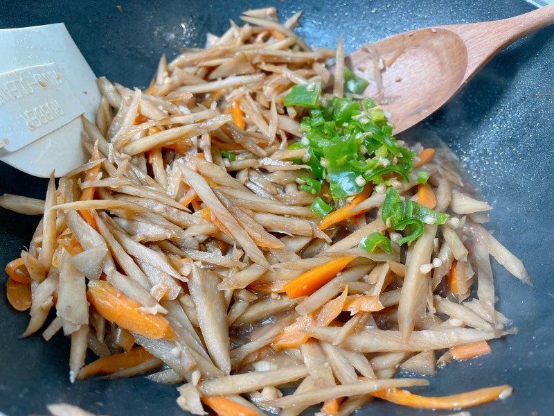 우엉채볶음 조림 만드는 법 아린맛 제거 우엉손질법 밑반찬레시피 요리 네이버 블로그