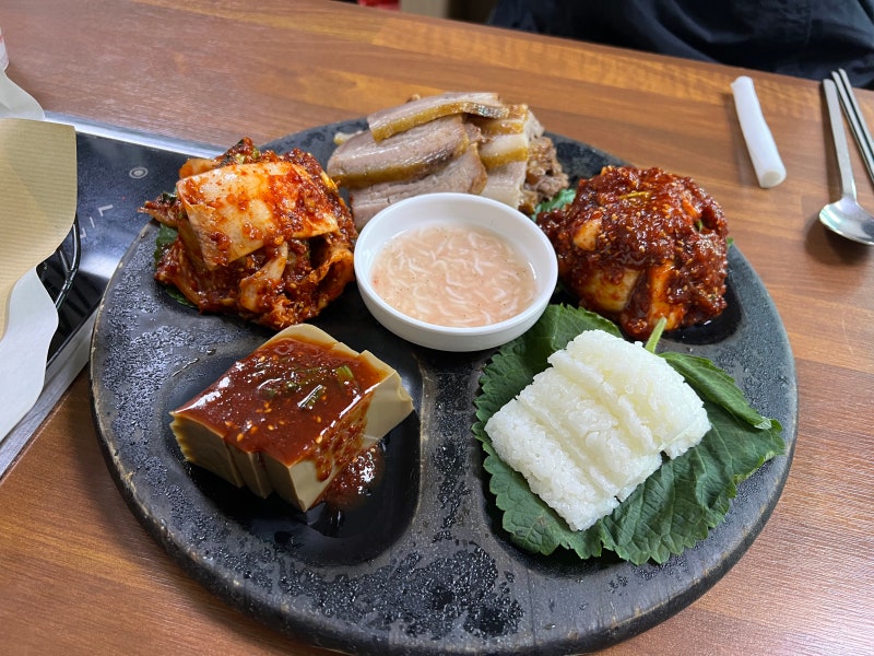 보쌈에 도토리전과 칼국수까지 푸짐하게 즐길 수 있는 청계산 맛집 한소반 네이버 블로그