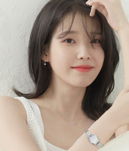 중단발 헤어스타일 아이유 레이어드컷 빌드펌 허쉬컷 웨이브펌 c컬펌 : 네이버 블로그