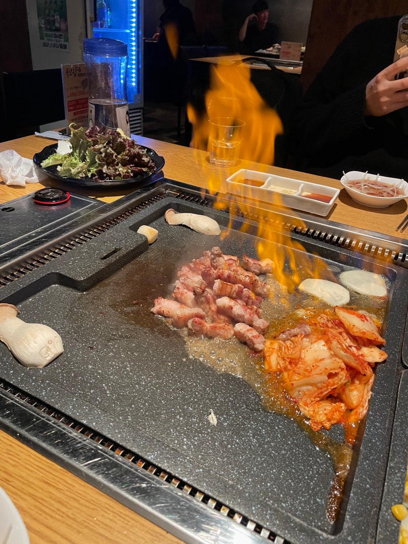 내돈내산 부천역맛집 부천역고기집 둘이서 4인분 먹은 맛나는 고깃집 부천역 육꼬집★ 네이버 블로그