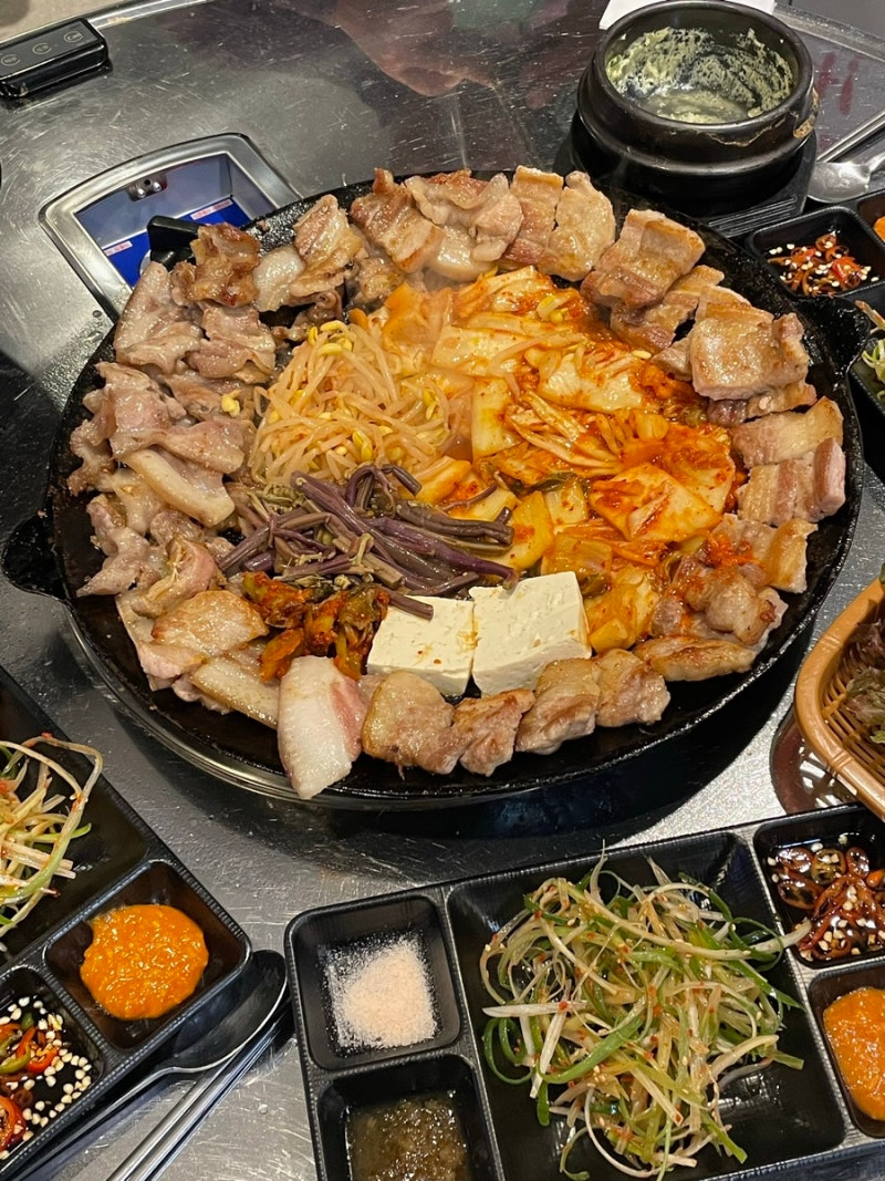 창원 마산 월영동 경남대 댓거리 고깃집 묵은지김치삼겹맛집 ‘세상의 모든 고기 꿔‘ 네이버 블로그