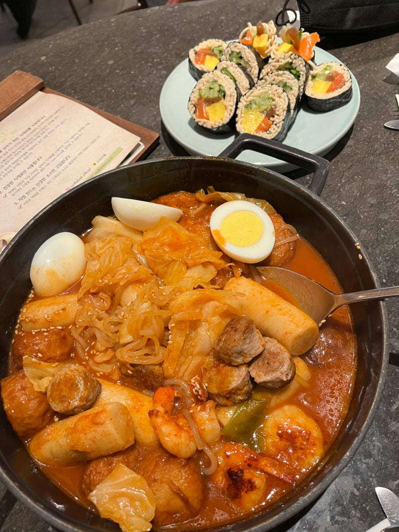 청담맛집 맛있게 식단가능한 압구정로데오맛집 썬더버드 청담점 건강한 브런치 썬더버드 메뉴 추천클린떡볶이 생연어소바마끼