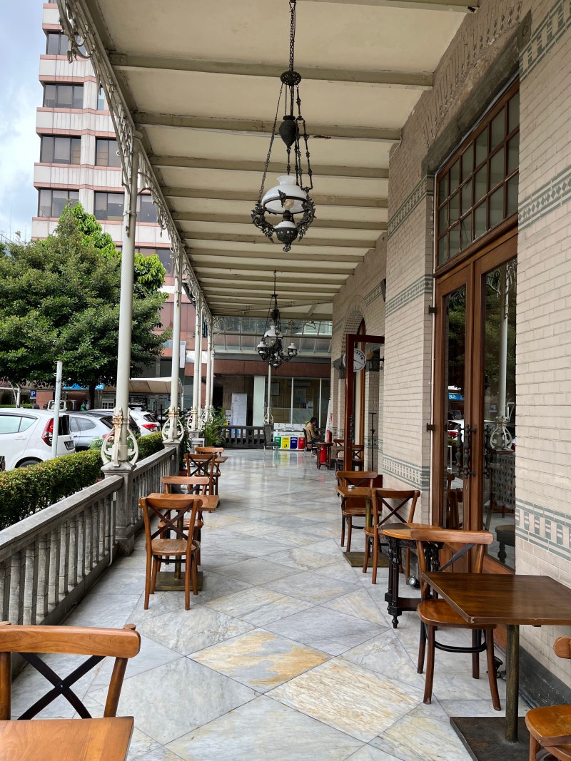 기차 멍🚃가능한 Stroom Coffee 멘땡 아지트를 찾다, PLN(Perusahaan Listrik Negara) 인도네시아 ...