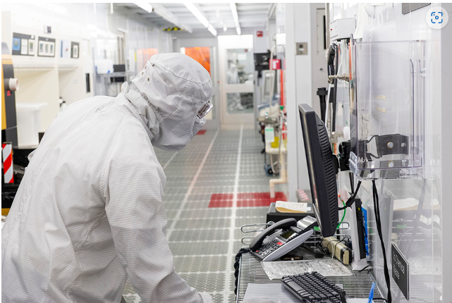 eMagin의 OLEDoS(MicroOLED) 제조 공장과 CEO의 기술 설명 : 네이버 블로그