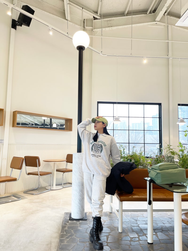 류이서 패션 바로 그 옷 골스튜디오 퀼팅자켓 봄 신상 맨투맨 입어봤어요 프로모션 코드 공유 네이버 블로그