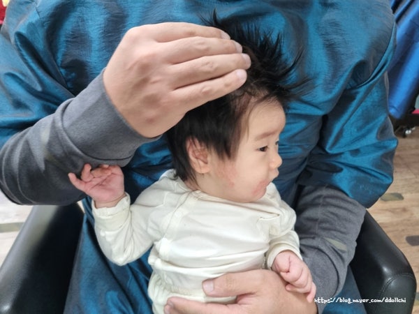 배냇머리 밀기 백일아기 첫 미용실 네이버 블로그