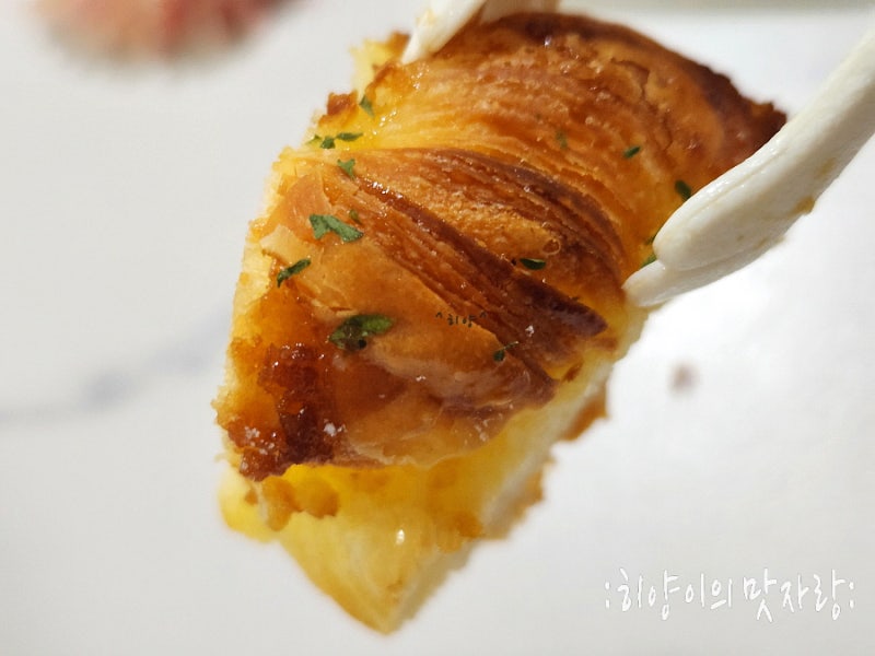 뚜레쥬르 남해마늘 치킨고로케 버터갈릭꽈배기 가격 빵 추천 간단한 간식 신제품 먹은 후기 네이버 블로그