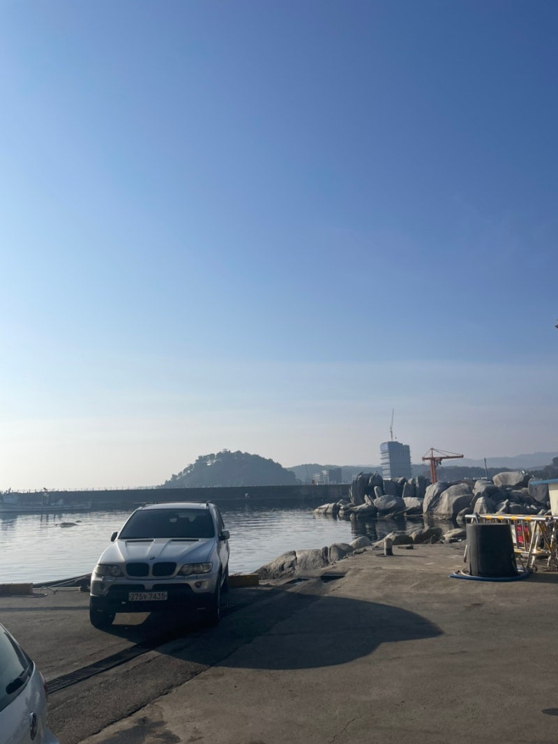 양양가볼만한곳동산항 In 양양 And 파머스키친 Feat X5 차박 카크닉 낚시 네이버 블로그