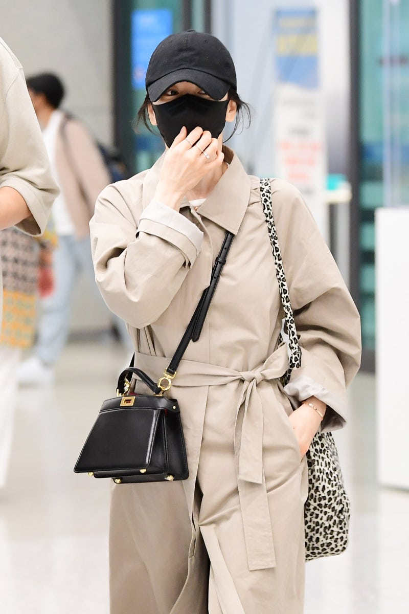 펜디 23fw 참석한 송혜교 패션 가방 W피카부백 바게트백 네이버 블로그