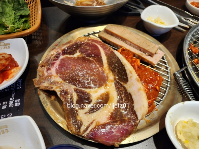충북혁신도시 삼겹살 청년고기장수에서 신메뉴 돈마호크 청마호크 무한리필 먹기 네이버 블로그