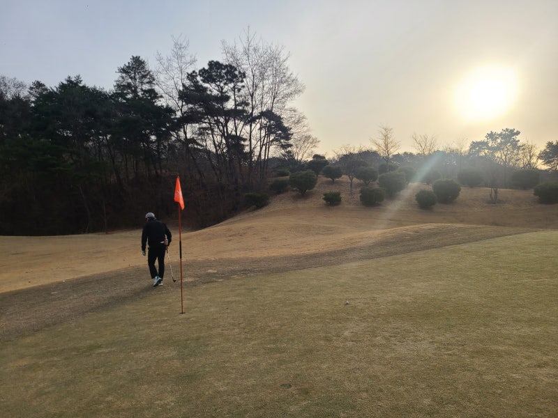 킹즈락cc 라운딩 후기 그린 언듈레이션에 놀란 제천골프장 네이버 블로그