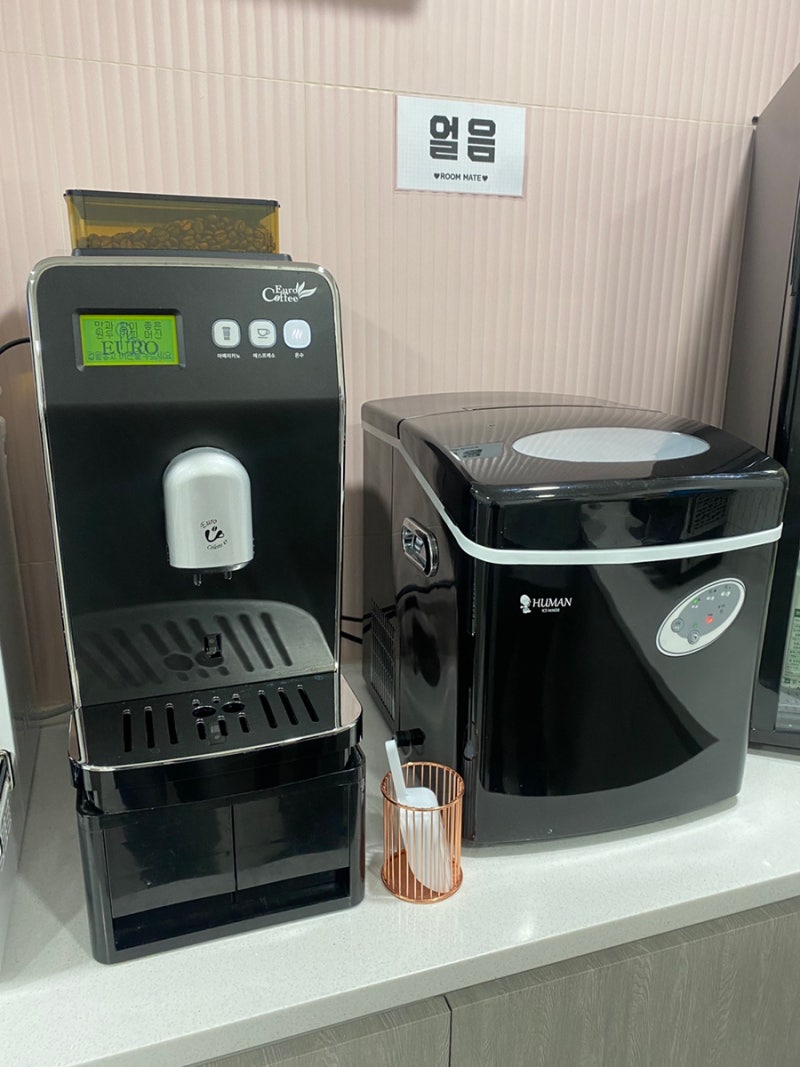 잠실잠실새내 룸카페 외부음식과 배달 가능한 가성비 실내데이트 룸메이트 잠실점 주말 방문 솔직후기한강라면시간무제한