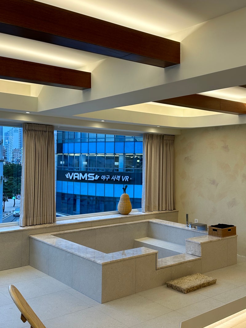 [부산 광안리] 광안대교 뷰 핫한 신상 숙소 '안온맨션' : 네이버 블로그