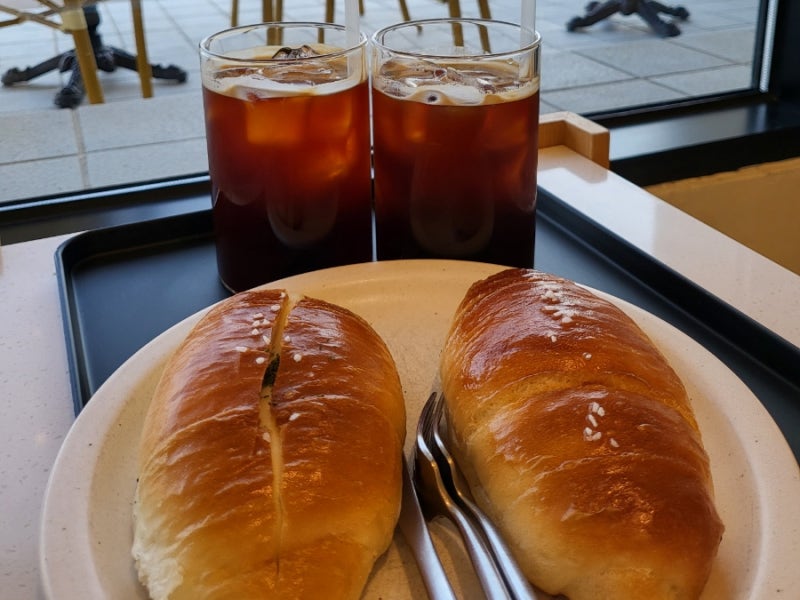 전주 대형 베이커리카페 호성동 온더힐 소금빵 맛집 네이버 블로그