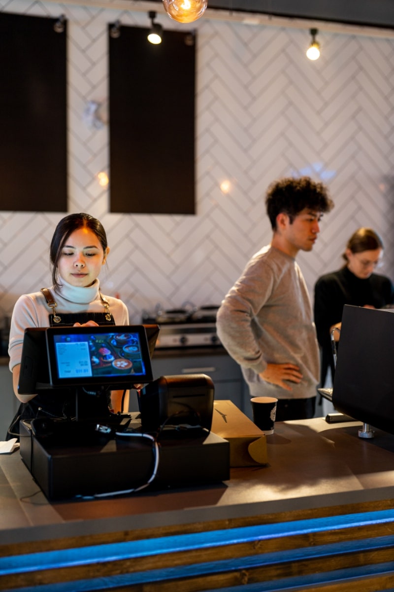 [Wicked Cafe 테러 당하다] [Wicked Cafe가 Card Only인 이유] [밴쿠버 경찰과 공조 수사] [밴쿠버 ...