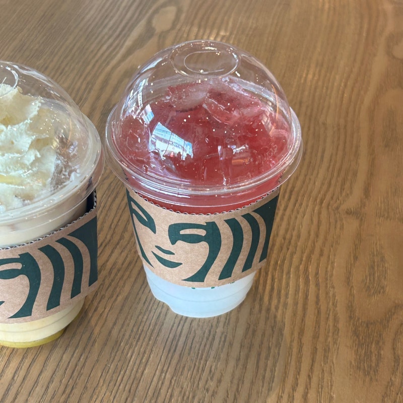 스타벅스 신메뉴 핑크 플라워 유스베리티 애매한 맛슈크림라떼 스프링md 네이버 블로그