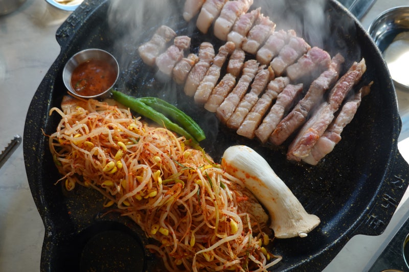 마곡 삼겹살 맛집 김치와 함께 구워주는 돼슐랭 네이버 블로그