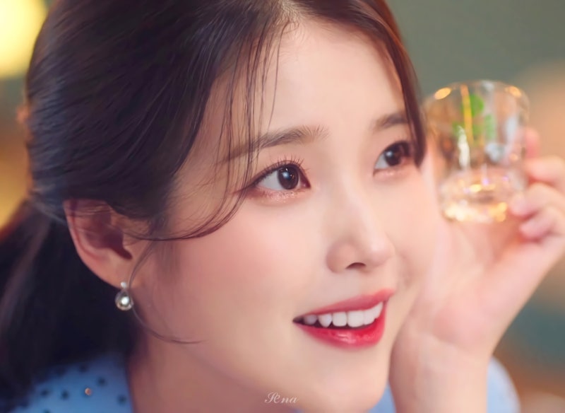 230324 아이유X참이슬 봄 시즌 새 포스터 화보 사진/TV CF 광고 영상 (이슬 자리 편) : 네이버 블로그