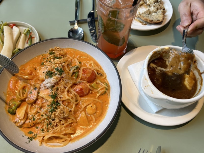엄마랑 성수동 데이트 유럽풍 레스토랑 스케쥴 성수 메종드마가레뜨 베이글 맛집 후추빵과 모닝글 성수 가볼만한 곳 추천