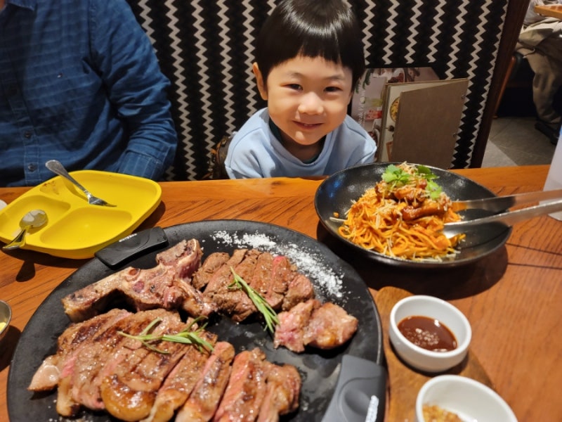 아웃백 포터하우스 스테이크 가족외식 신메뉴 퍼펙트 본인 스테이크 에디션 가격 네이버 블로그