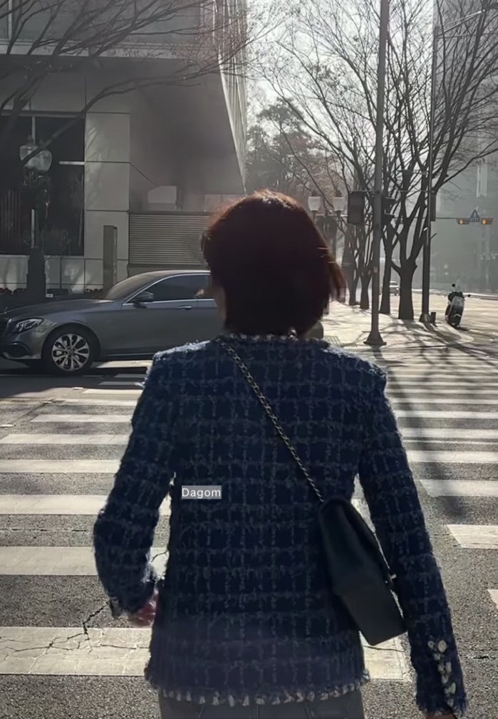 유퀴즈 전도연 옷 패션 속 샤넬 파랑색 트위드자켓 가격은 이시영도 입었던 그 봄자켓 네이버 블로그