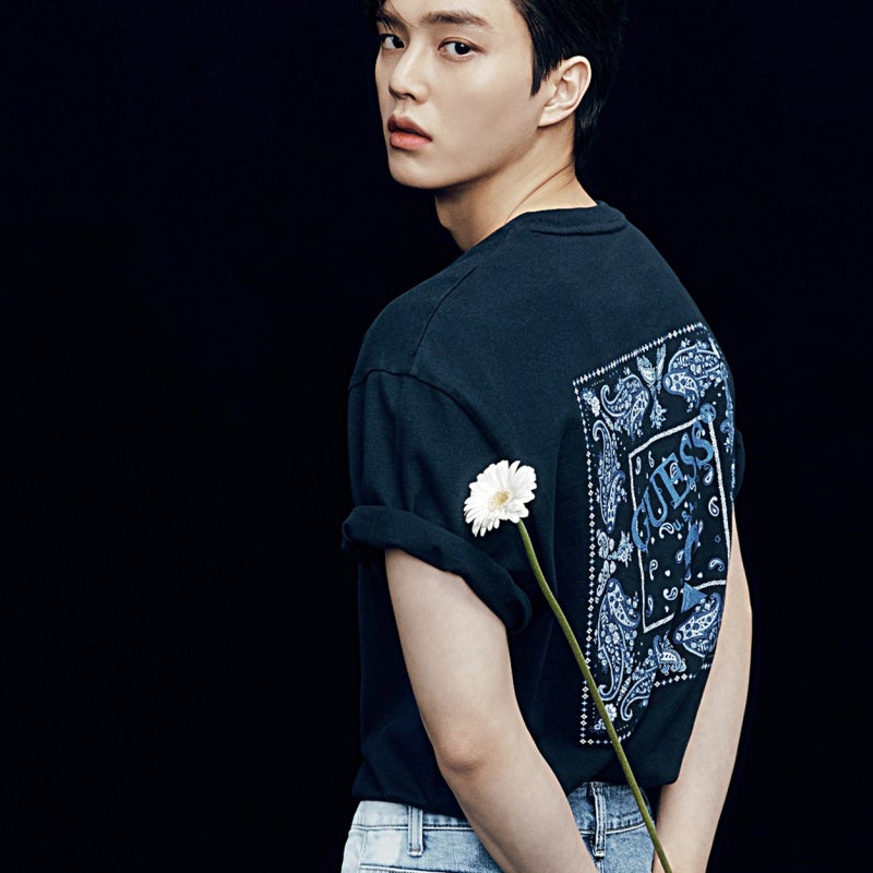 게스guess X 송강 23 Summer 화보 패션 남친 룩 코디할 남자 여름 옷 셔츠와 청바지 정보 드려요 네이버 블로그