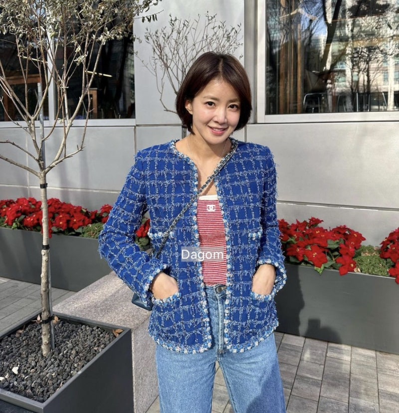 유퀴즈 전도연 옷 패션 속 샤넬 파랑색 트위드자켓 가격은 이시영도 입었던 그 봄자켓 네이버 블로그