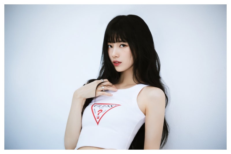 게스guess X 수지 23 Summer 화보 패션 여자 여름 코디 아이템 반팔 니트 게스 청바지 네이버 블로그