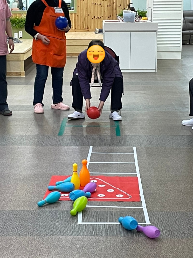 청주주간보호센터> 바쁘다 바빠 주간보호센터의 하루 / 아침체조와 루틴운동 & 볼링 놀이 : 네이버 블로그