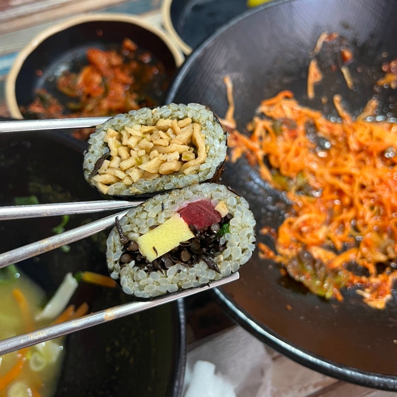 거제 배말칼국수 김밥 본점 톳김밥 맛집😋 우연찮게 메뉴를 4개나 맛봄 🐶이득 네이버 블로그