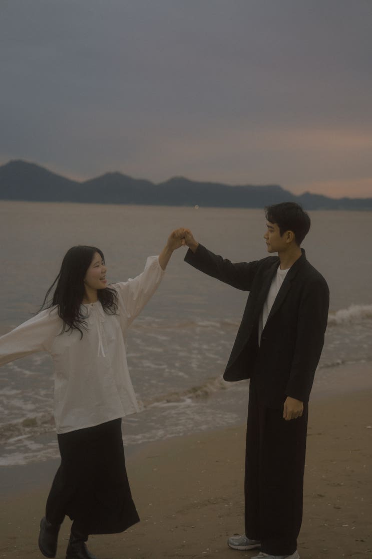 가을 겨울 커플 스냅은 산소필름 부산 웨딩 스냅 부산 커플 스냅 추천