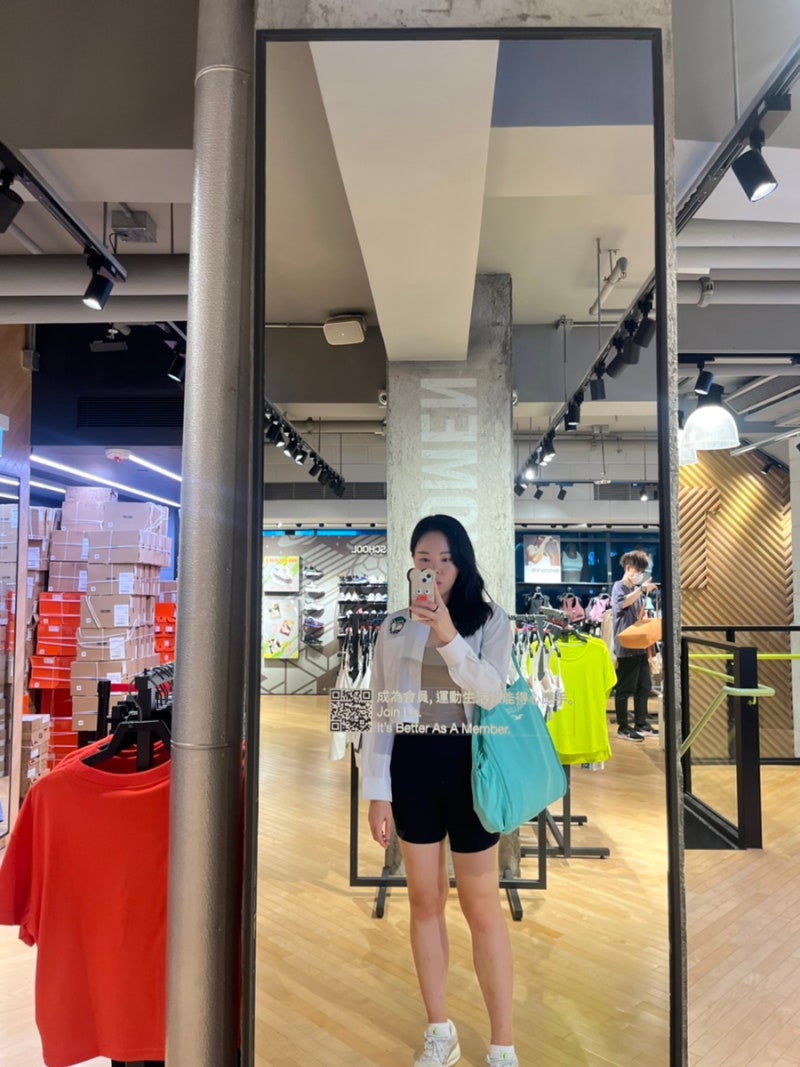 홍콩 여행 중 기념품 쇼핑 기록 홍콩 쇼핑리스트 해외판 나이키 러닝화 득템제니베이커리 쿠키우롱차과자mands 쿠키와인
