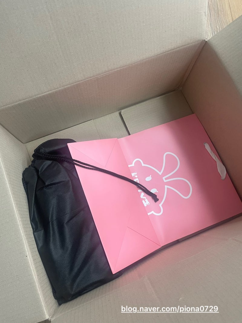 {리뷰} 켈리즈 KELLYZ 업사이클링 가방 구입 솔직후기! -리바이스 데님 사첼백 : 네이버 블로그