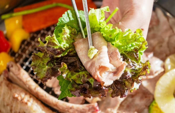 화명동고기집 참숯에 구워 더욱 맛있는 비단오겹 홍이집