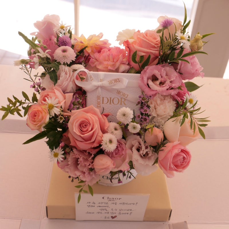 강남역 꽃집 신사동가로수길서초 꽃집 압구정현대본점 디올 주얼리 생일선물기념일이벤트 차오르박스 네이버 블로그