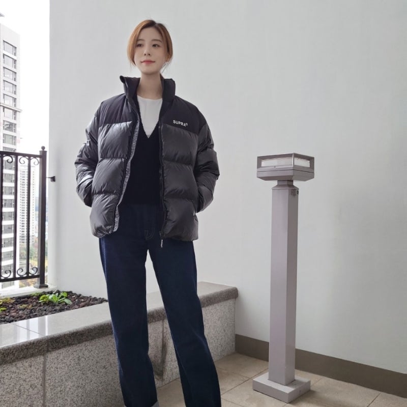 눕시 패딩으로 겨울 코디 완성 권은비가 입은 여자 숏패딩 수프라supra 네이버 블로그