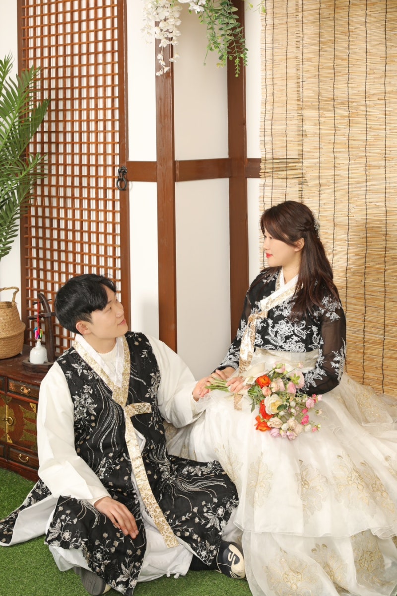 전주 한옥마을 당일치기 데이트 선녀와 나무꾼 경기전 마시랑게 도토리 캐리커쳐 은행로 사진관 솔직한 후기 네이버 블로그