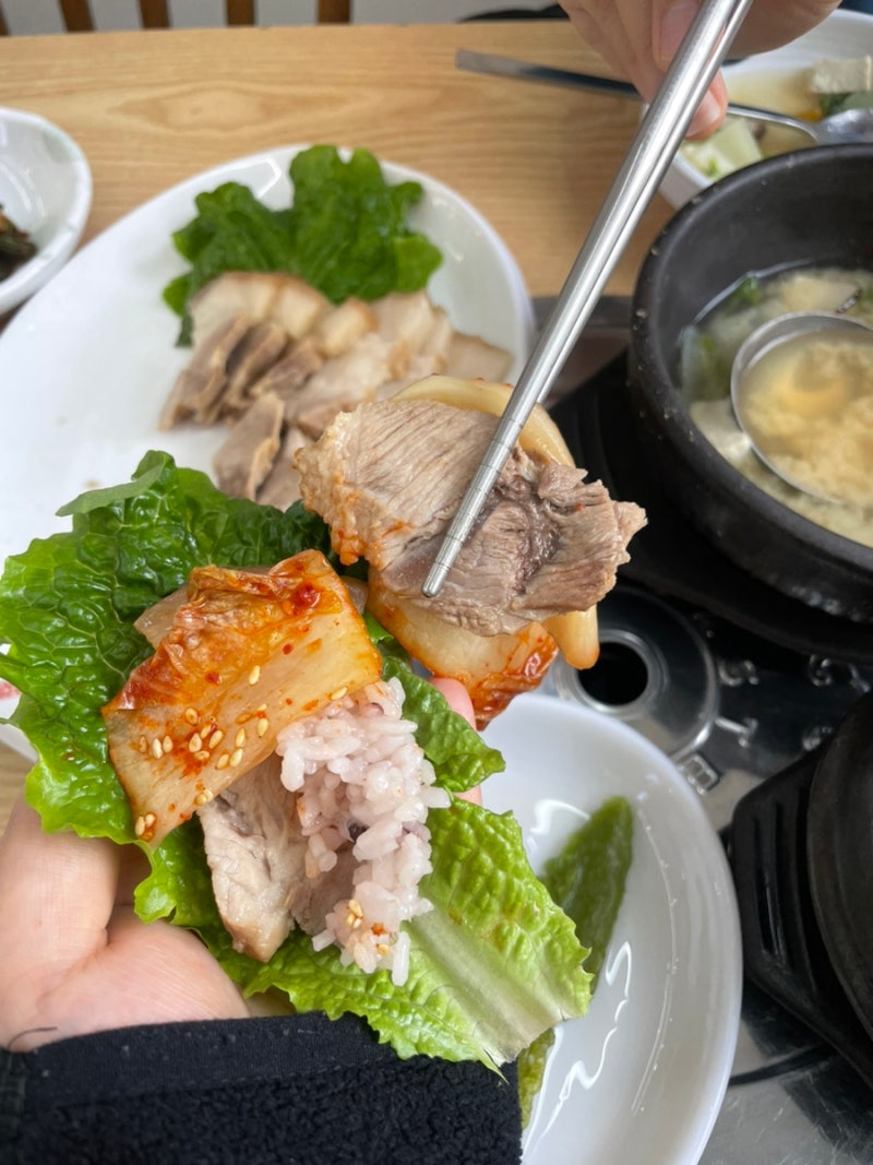 점심 한 끼로 최고인 집밥 같은 수육백반과 목포홍어삼합 맛집 기찬 밥상 네이버 블로그