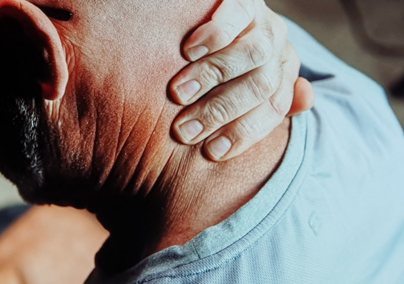 목디스크 초기증상 8가지 원인 증상 치료방법 및 운동 두통 가슴 등 통증 네이버 블로그