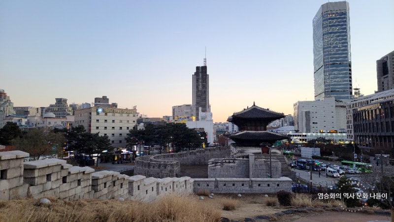 서울 한양도성 성벽을 끼고 나 있는 독특한 흥인지문공원 찾아보기 서울 역사 문화 명소 가볼 만한 공원 네이버 블로그