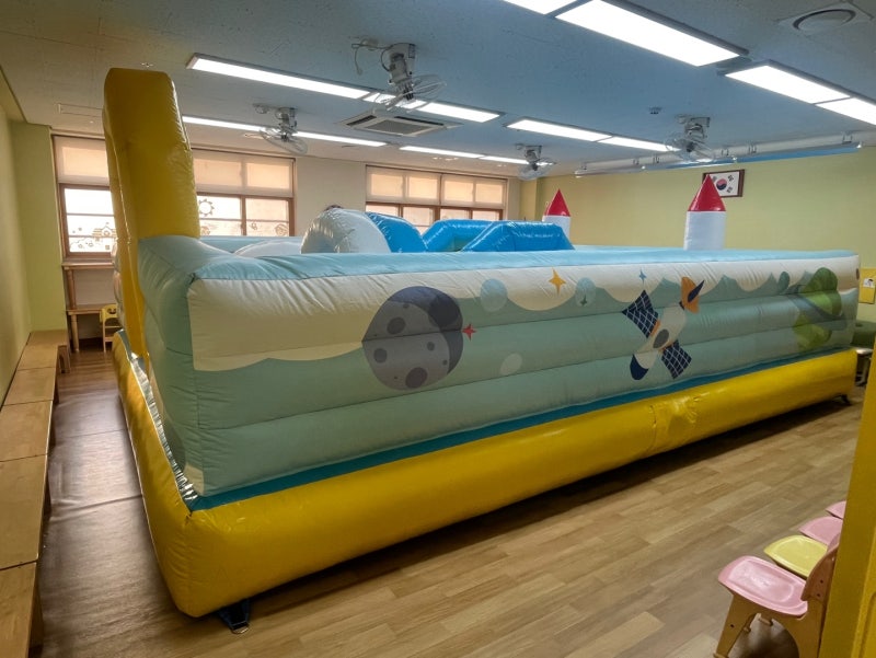 우주로켓 대형에어바운스 대여 및 세팅으로 초등학교 병설유치원 체험놀이터 진행 네이버 블로그