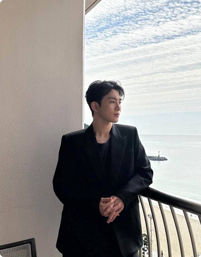 배우 오승훈 인스타 패션 남자롱패딩 패딩신발 예쁘넹 네이버 블로그