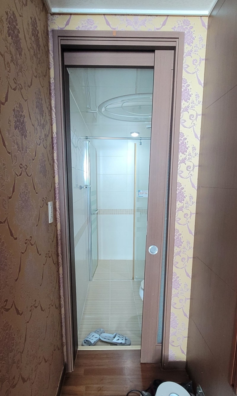 슬라이딩 포켓도어고장수리 전주시 송천동 진흥더블파크 안방 화장실문수리 롤러교체 네이버 블로그
